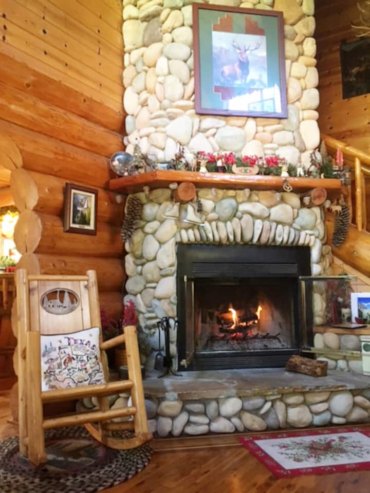 Room In The Black Bear Lodge At Lewis Creek - California