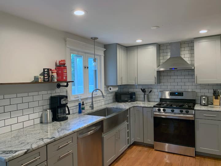 Syracuse Home Near Su, Jma Dome, And Downtown - Syracuse, NY