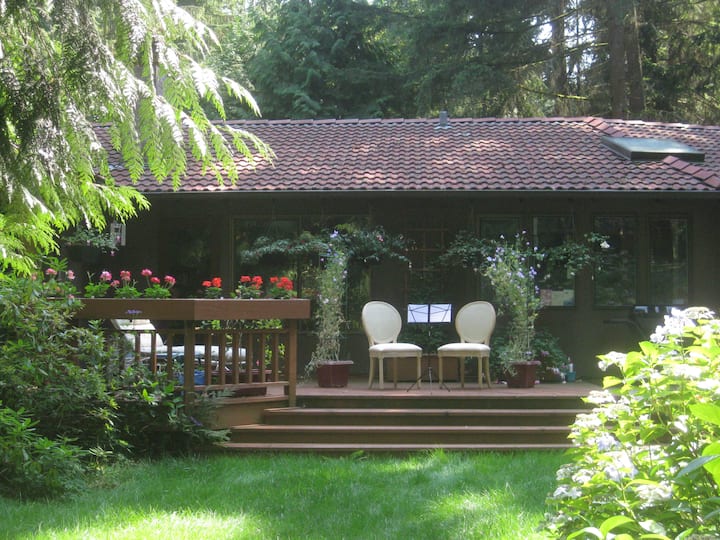 Woodland Retreat Minutes From Microsoft - Bellevue, WA
