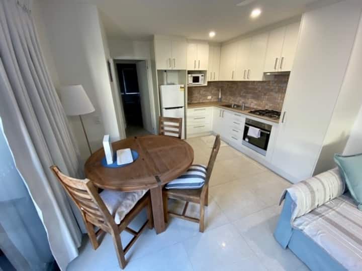 Cotton Tree Coastal Cottage - Sunshine Coast