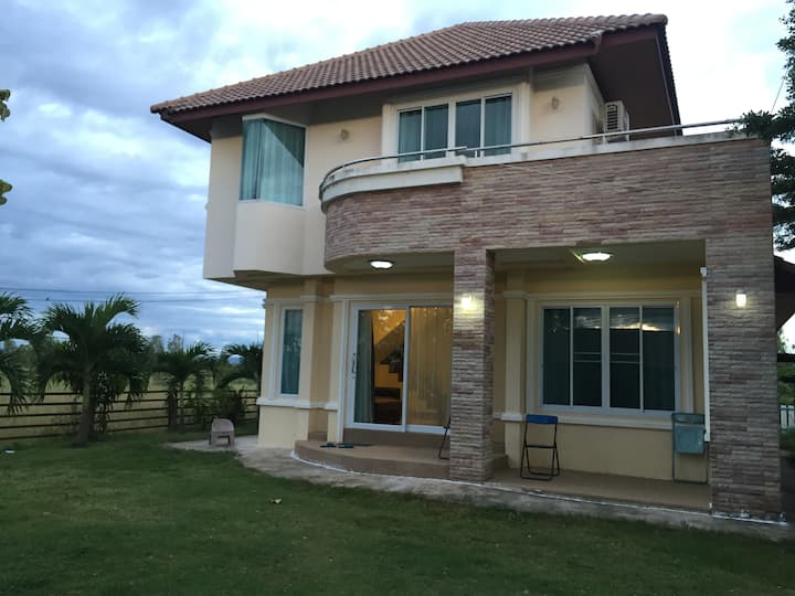 บ้านมะโนพิงค์ (Manoping Home) - Mueang Lamphun District