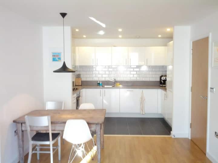 2 Double Bed Modern Design Flat - London