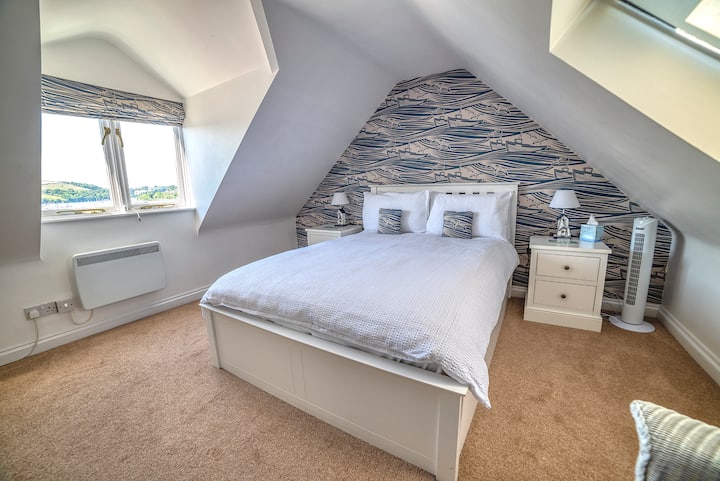 Sunny Attic Suite With Amazing View - Dartmouth
