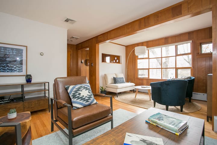 Mid-century Hudson Valley Retreat With Fire Pit - Kerhonkson, NY