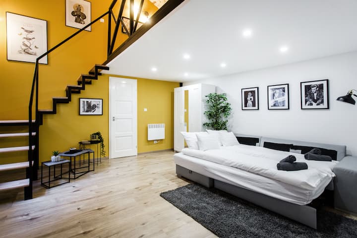 Jewish Quarter, Relax, Sightseeing And Party Allin - Budapest