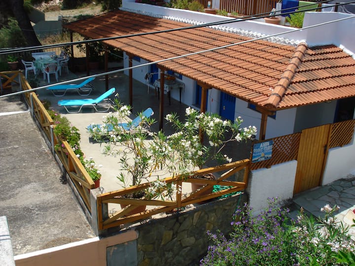 Quiet And View!! Rooms  3 - Alónnisos