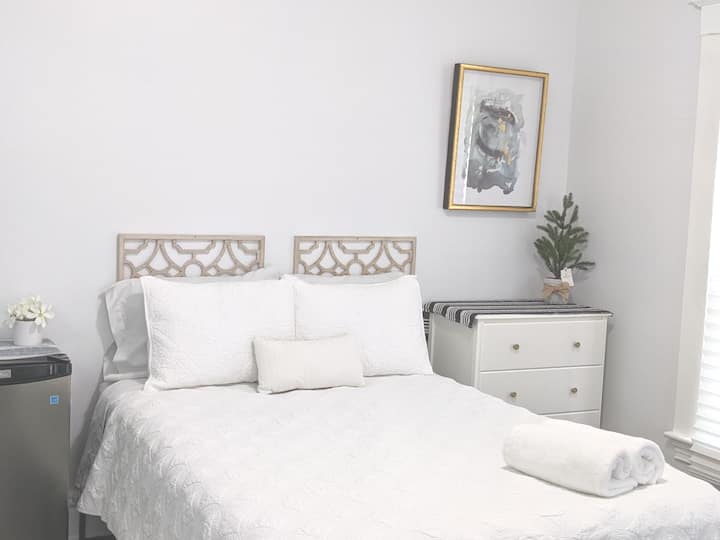 Bright And Comfortable Room With Private Bathroom! - Grand Rapids, MI