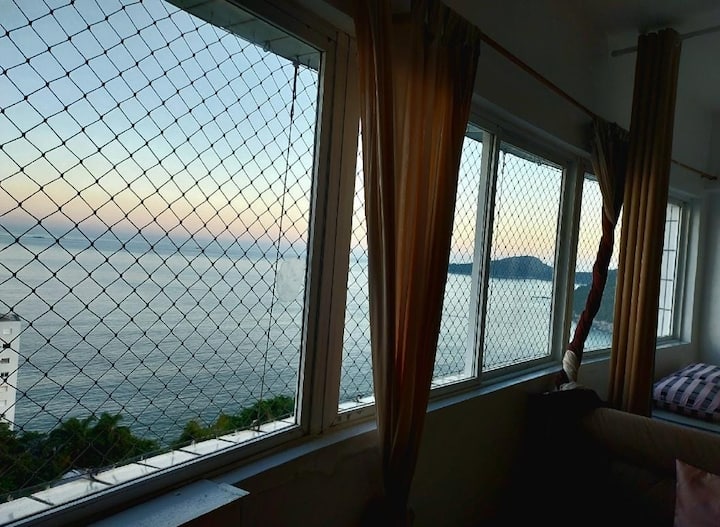 Vista Para O Mar/wifi/garagem Coberta/segurança - São Vicente