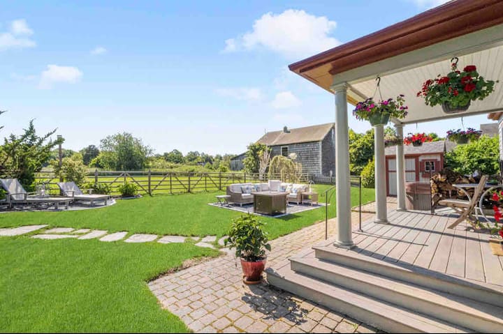 Walk To The Beach - Serene Coastal Country Cottage - Newport, RI