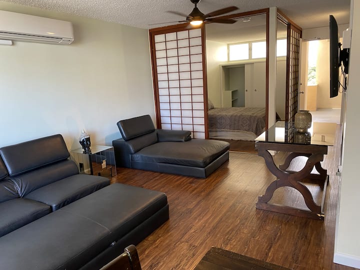 Great East Oahu Furnished 2 Bedrooms Apt W Parking - Honolulu, HI