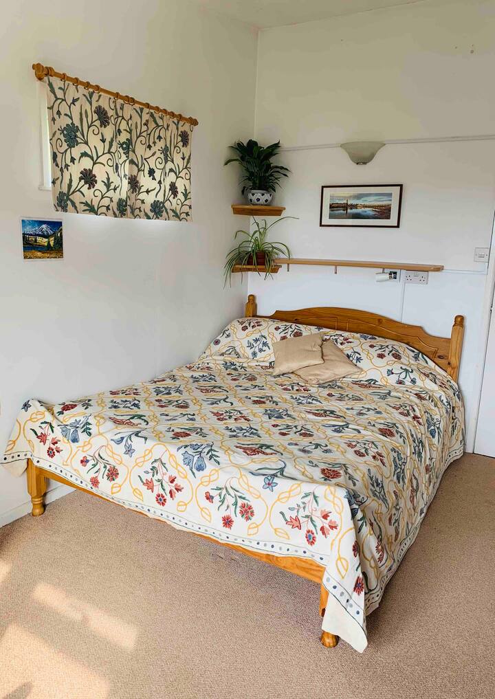 Lovely Bedroom With Gorgeous View - Ledbury