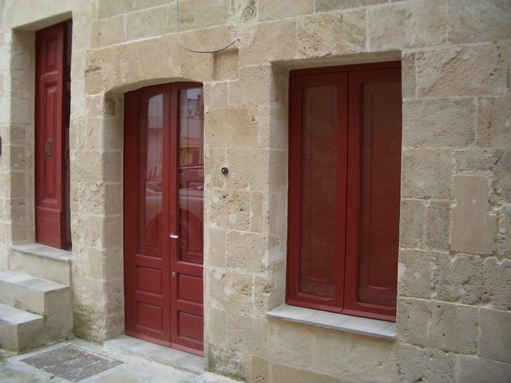 Centro Storico,  Piano Terra, 2 Km Dal Mare - Manduria