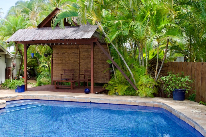 Tropical Kailua Oasis - Honolulu, HI