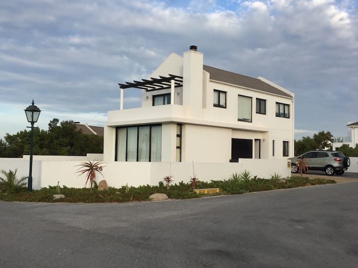 Perfect Modern Holiday Home In Shelley Point Rsa - Saint Helena Bay