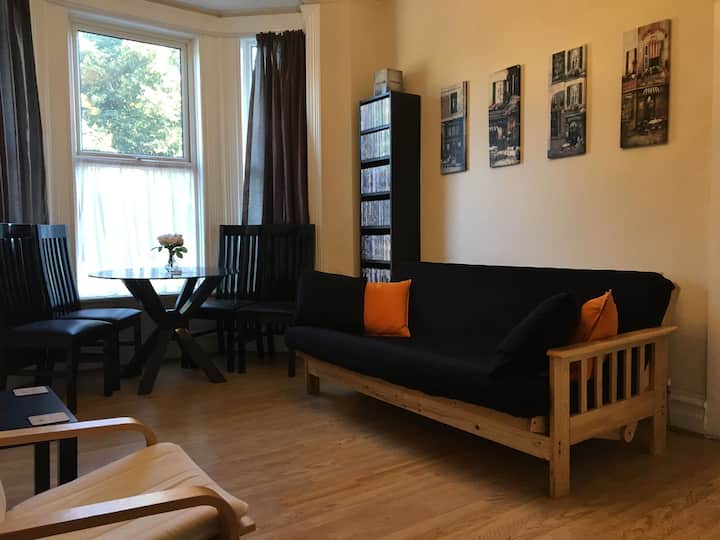 Cardiff, Flat B, 37 Ferry Rd - Cardiff