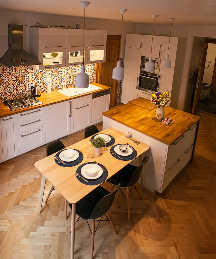 New 3 Br, Family-friendly, Great Atmosphere Flat - Prague