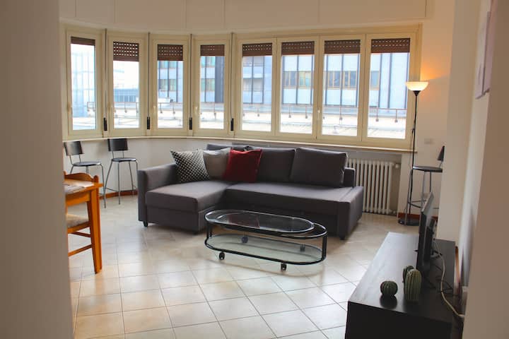Charming Apartment In Milano Centrale 6pax - Qs003 - Milan