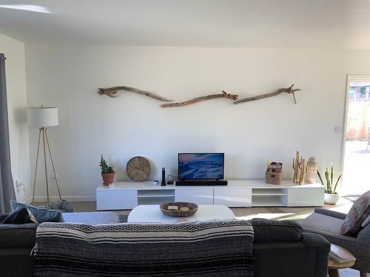 Cozy Campfires, Dog Friendly, Walk To The Village. - Joshua Tree, CA