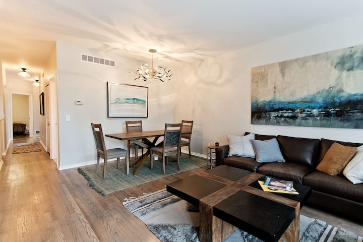 Modern Oakland U Auburn / Rochester Hills Condo 2 - Auburn Hills, MI