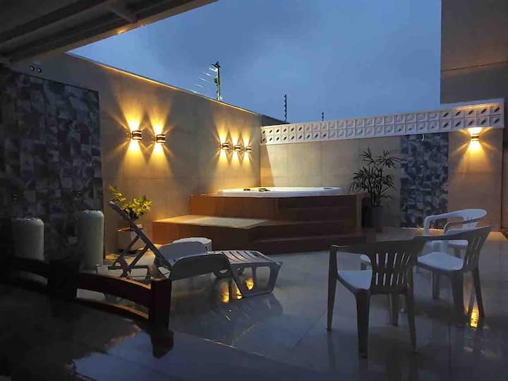 Sobrado Próximo Da Praia, Com Piscina E Jacuzzi. - Guaratuba