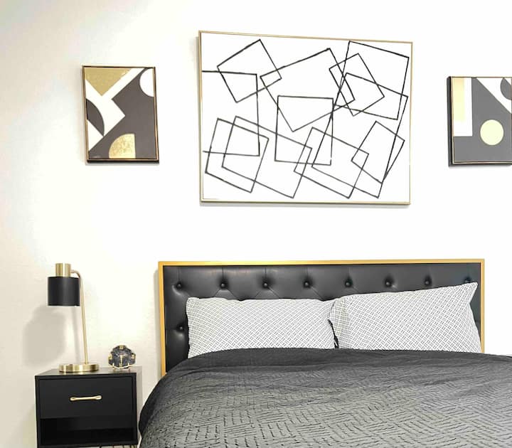 Luxe Biltmore Condo With Queen Bed & Sofa Bed - Phoenix, AZ