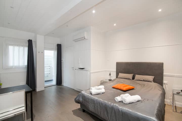 Extremely New, Bright Apartment In Central Rome! - Monti