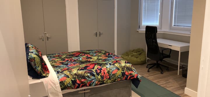 Spacious 3 Bedroom Street Level Luxury Apartment - Edinburgh, UK