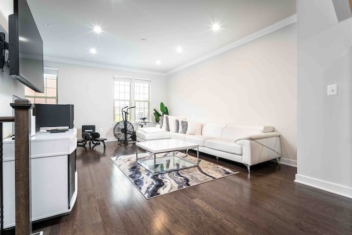 Peaceful, Serene Bedroom In Canton/johns Hopkins - Baltimore, MD