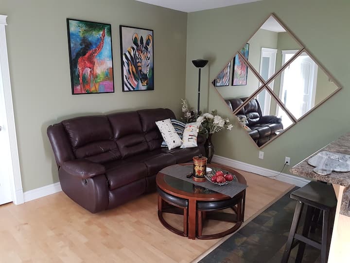 Room On Whyte Ave Close To The U Of A - Edmonton