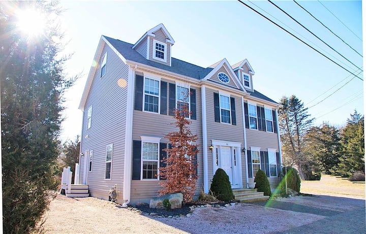 Narragansett Family Getaway - Narragansett, RI