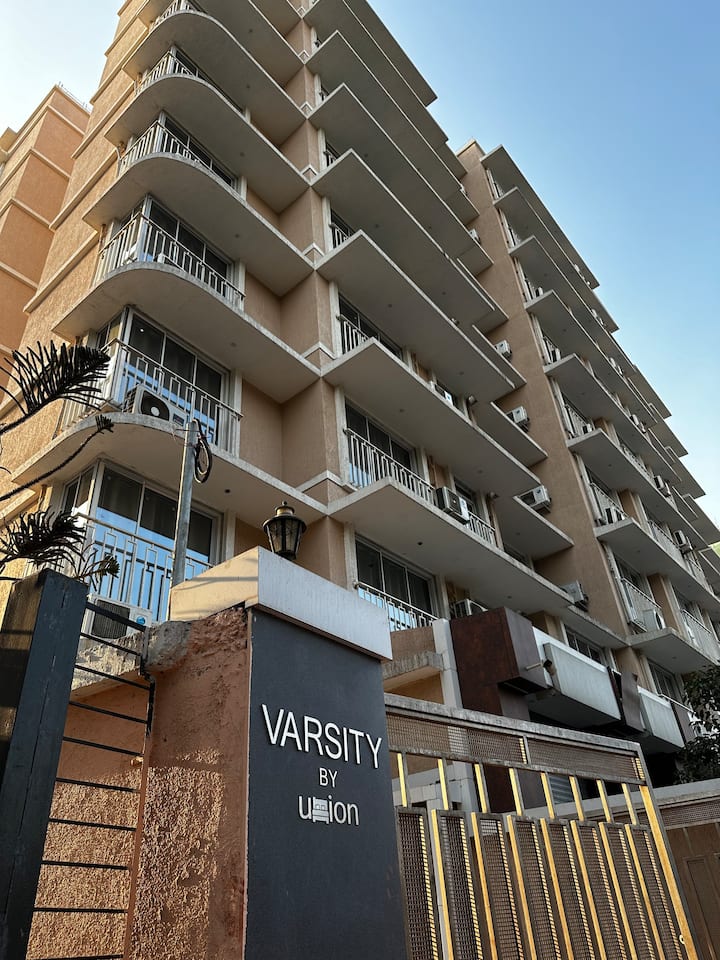 3bhk Apartment Juhu Santacruz Near Airport, Mumbai - Mumbai