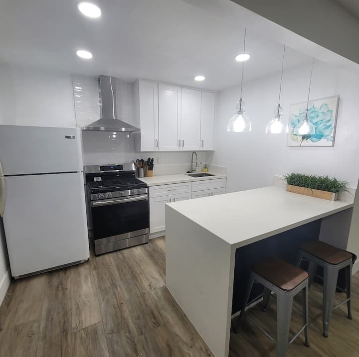 2 Queen Beds-full Kitchen & Bath - Studio - Cypress, CA