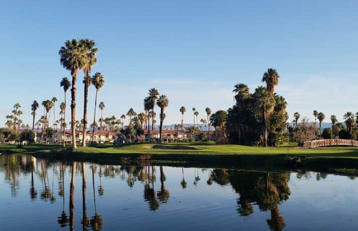 Spectacular South Palm Springs Condo - 팜스프링스