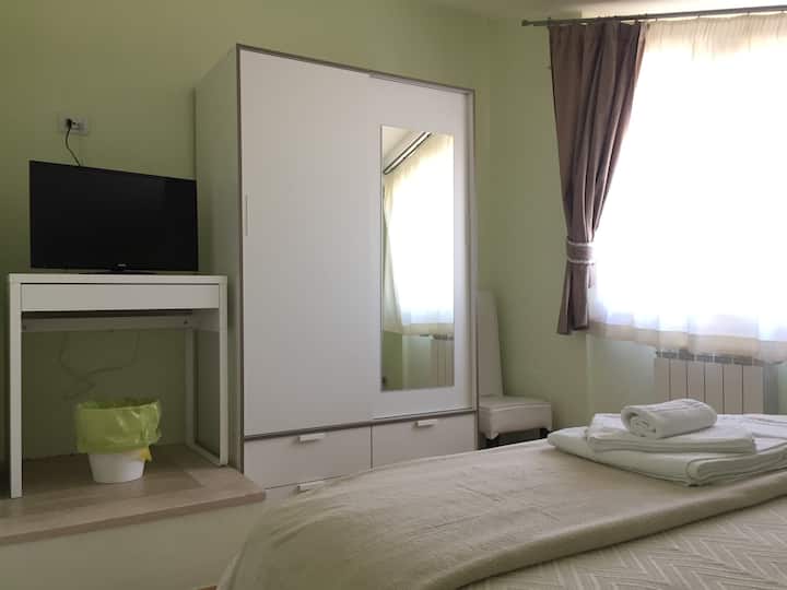 Double Room In Modern Apartment Near The Airport - フィウミチノ