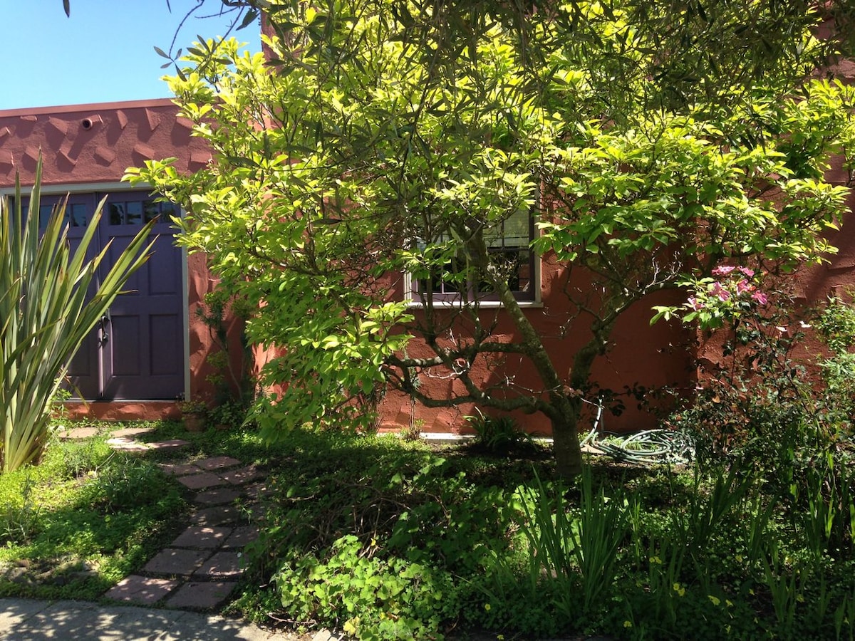 Ruby's beautiful, private, garden apt. - Apartments for Rent in ...