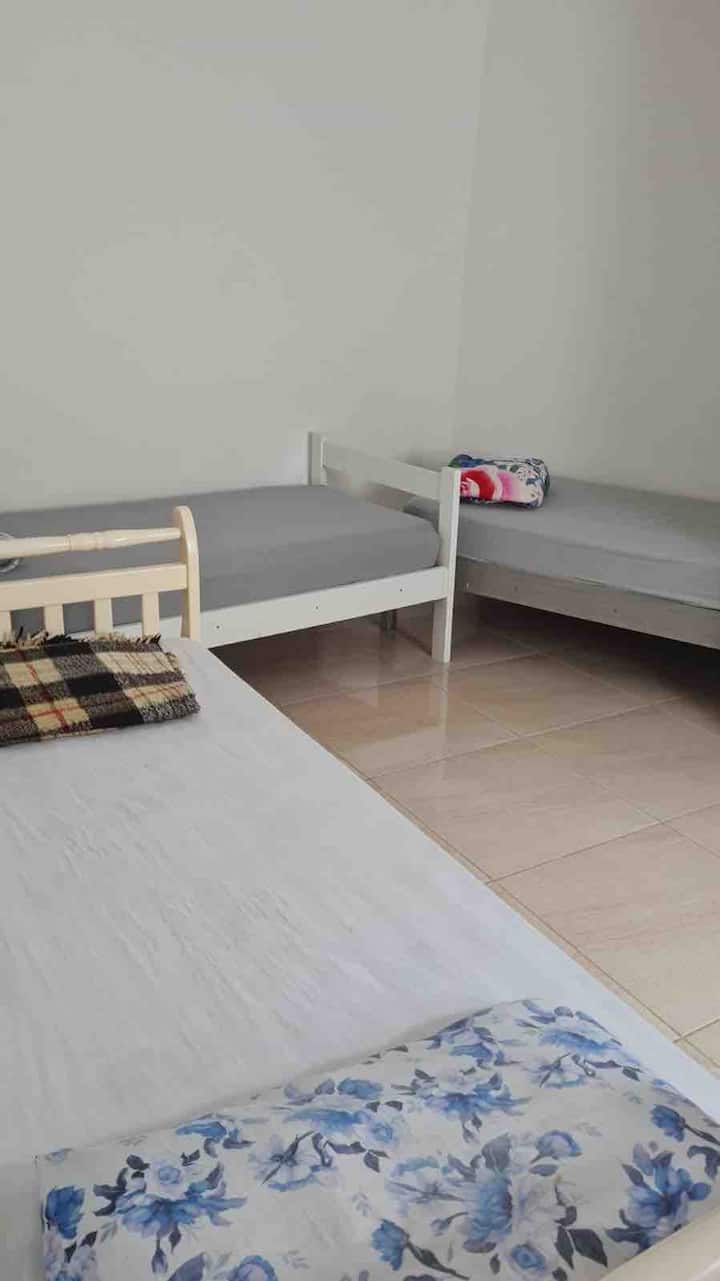 Casa Segundária, Centro Barueri , Próx. Rod Castel - Barueri