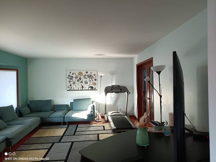 Room 5 Right By Century Park Lrt - Edmonton