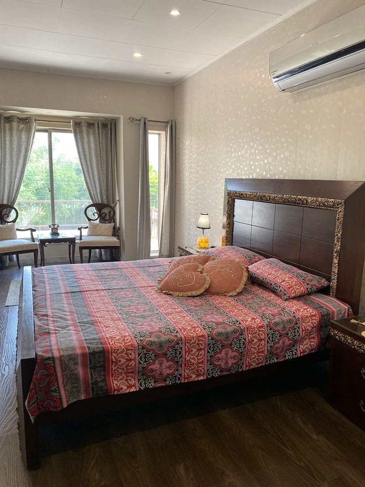 Daisydot Upper Portion - Smart Self Checkin, Dha - Lahore