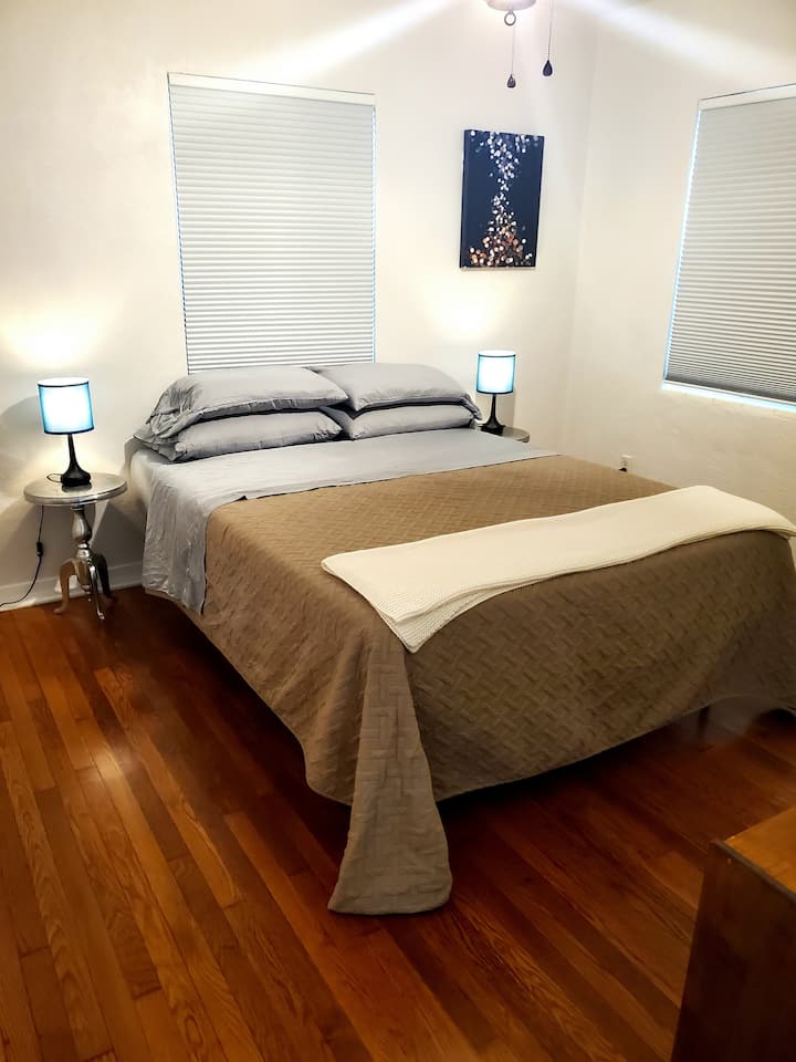 Private 2 Bedroom Unit In Duplex Style Home - Ormond Beach, FL