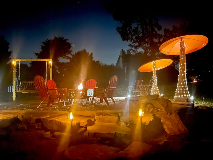 70’s Groovy Pad Only 5 Miles To Neyland Stadium! - Fort Loudoun Lake, TN