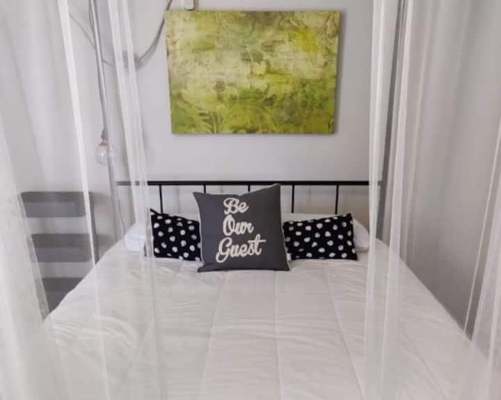 Cozy Studio W/ Patio Area. No Contact Check In/out - Fort Lauderdale, FL