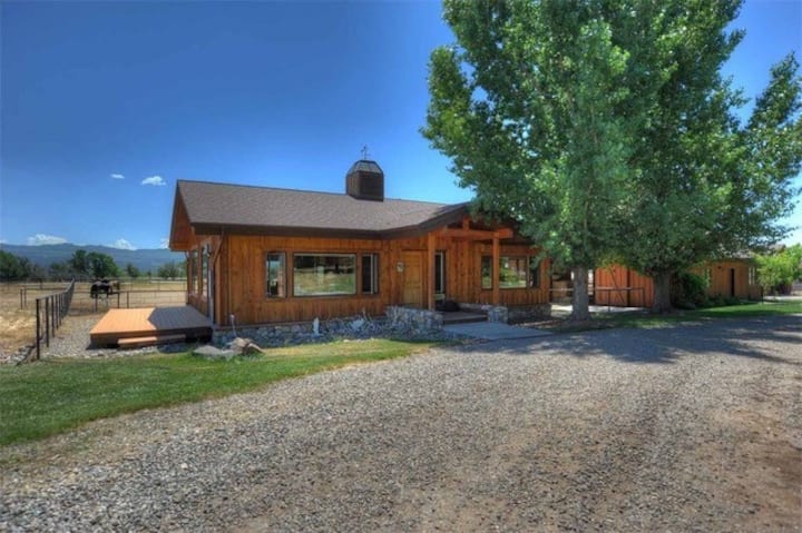 Cottage By Pond. 2br-2ba, Dogs And Horses Welcome - Bayfield, CO