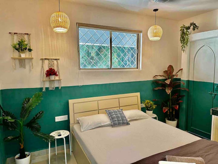 Oasis: Studio Room W Wifi Ac Smart Tv Kitchenette - Pune