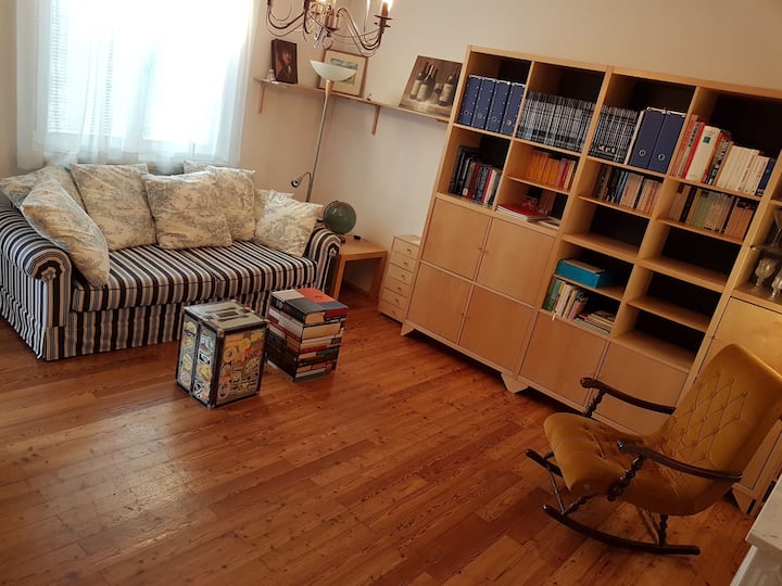 Zentrales Apartment Mit Parkplatz Und Balkon - Graz