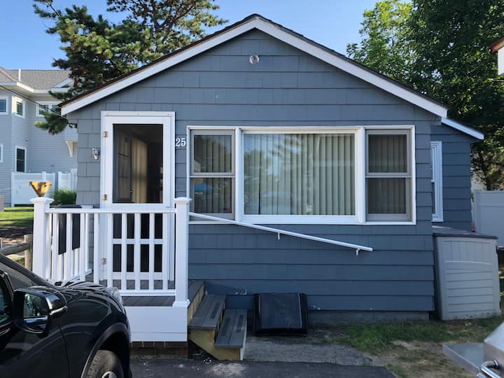 25 Cottage Ave Oceanside 2 Bedroom Cottage! - Saco, ME