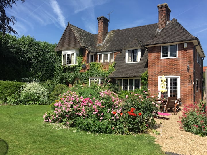 Windsor Location Spacious Colourful Family House - 슬라우