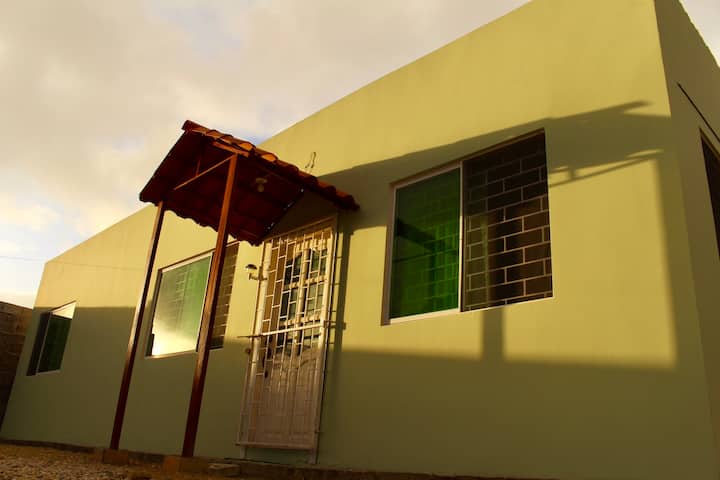 Cómoda Villa En áRea Tranquila Y Residencial - Salinas