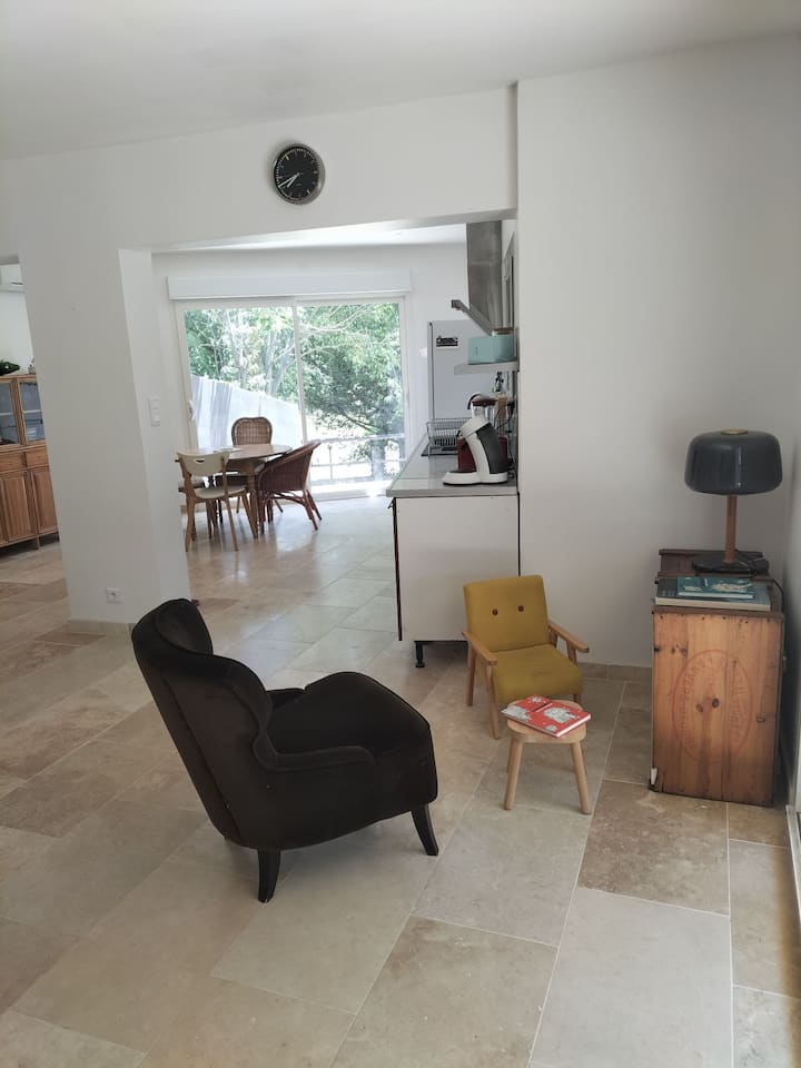 Chambre Mi-campagne Mi-ville. - Villeneuve-lès-Avignon