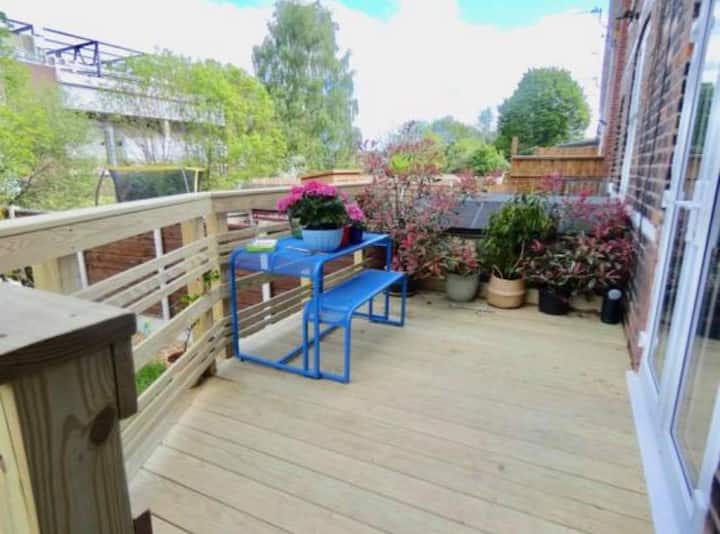 Salford Quays House! 4/br Best Location Key Worker - Salford