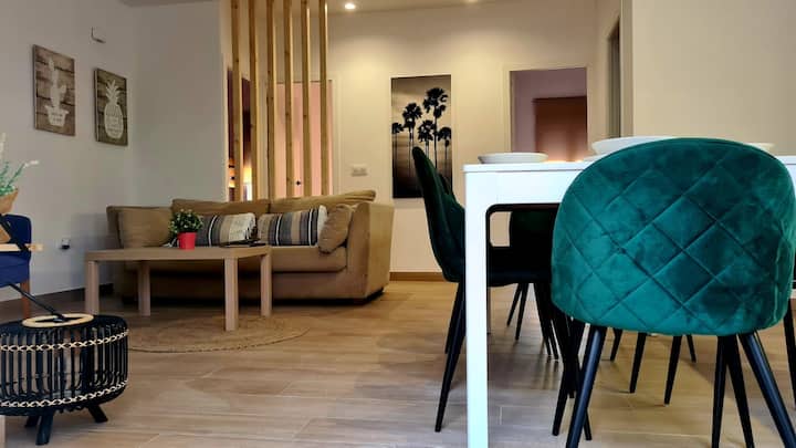 Fantástica Casa Con Terraza - Gandia